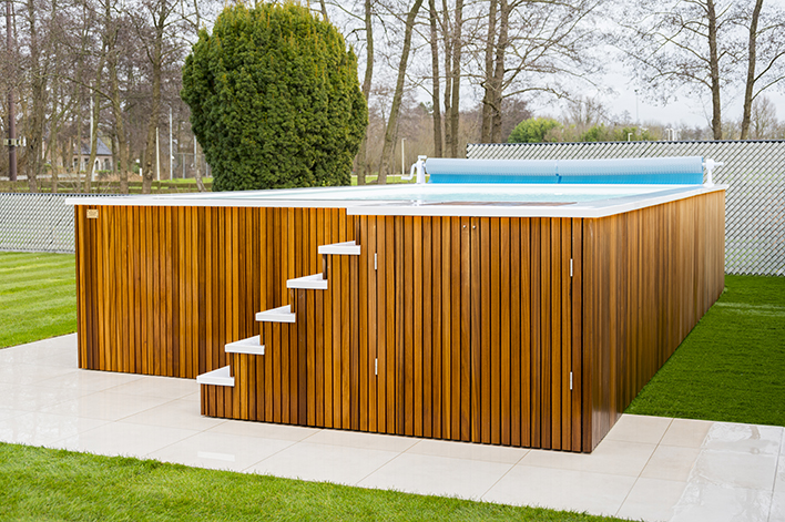 Energiezuinig container zwembad met houten afwerking type Saint-Tropez
