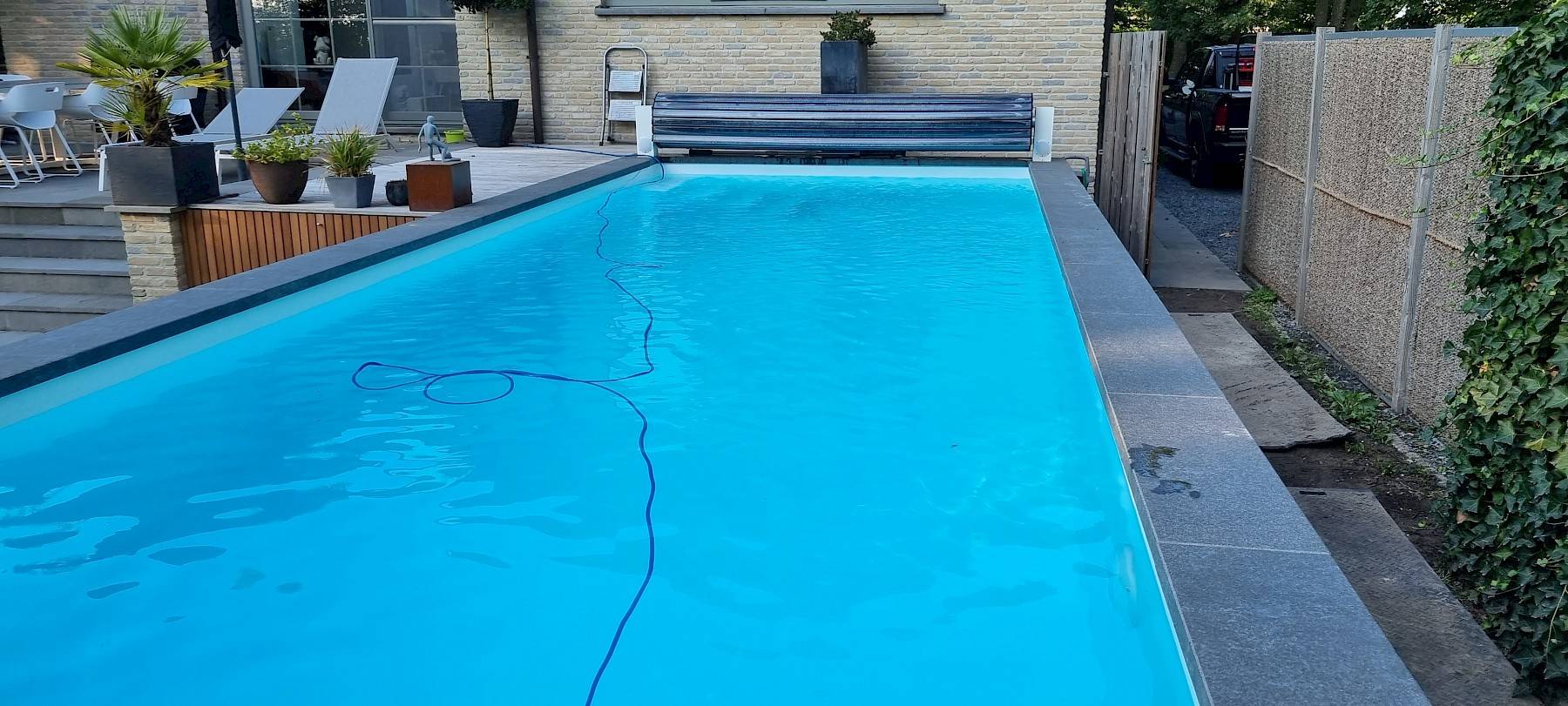 Opbouw zwembad Saint-Tropez "Black edition" te Blankenberge - Swim-Up pools